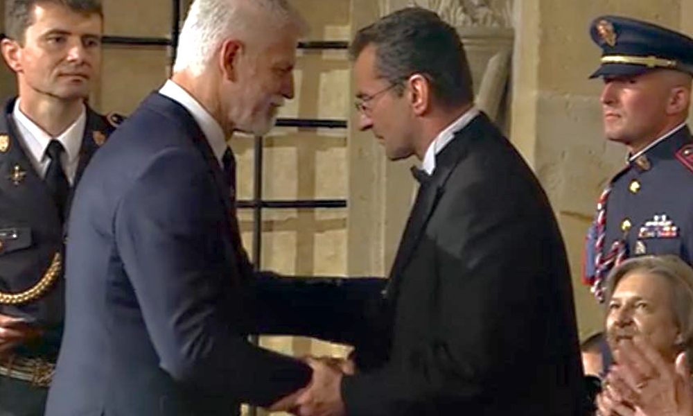 Komediant Vetchý ze sebe dělá dál hlupáka - NLISTY.cz